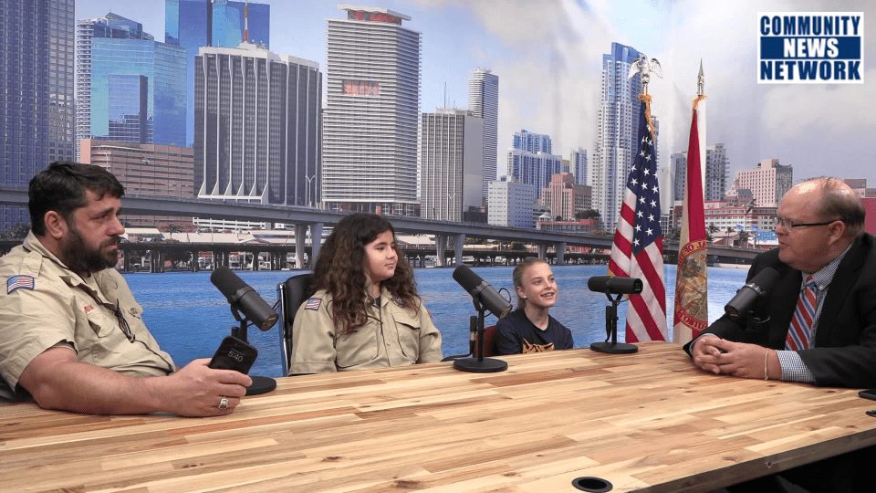 David Winker talks with Alexa Jacobs, Bruce Jacobs and Cristina Winker ...