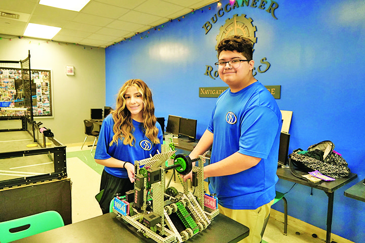 M-DCPS Magnet programs unlock the world of STEM | Cutler Bay Community ...