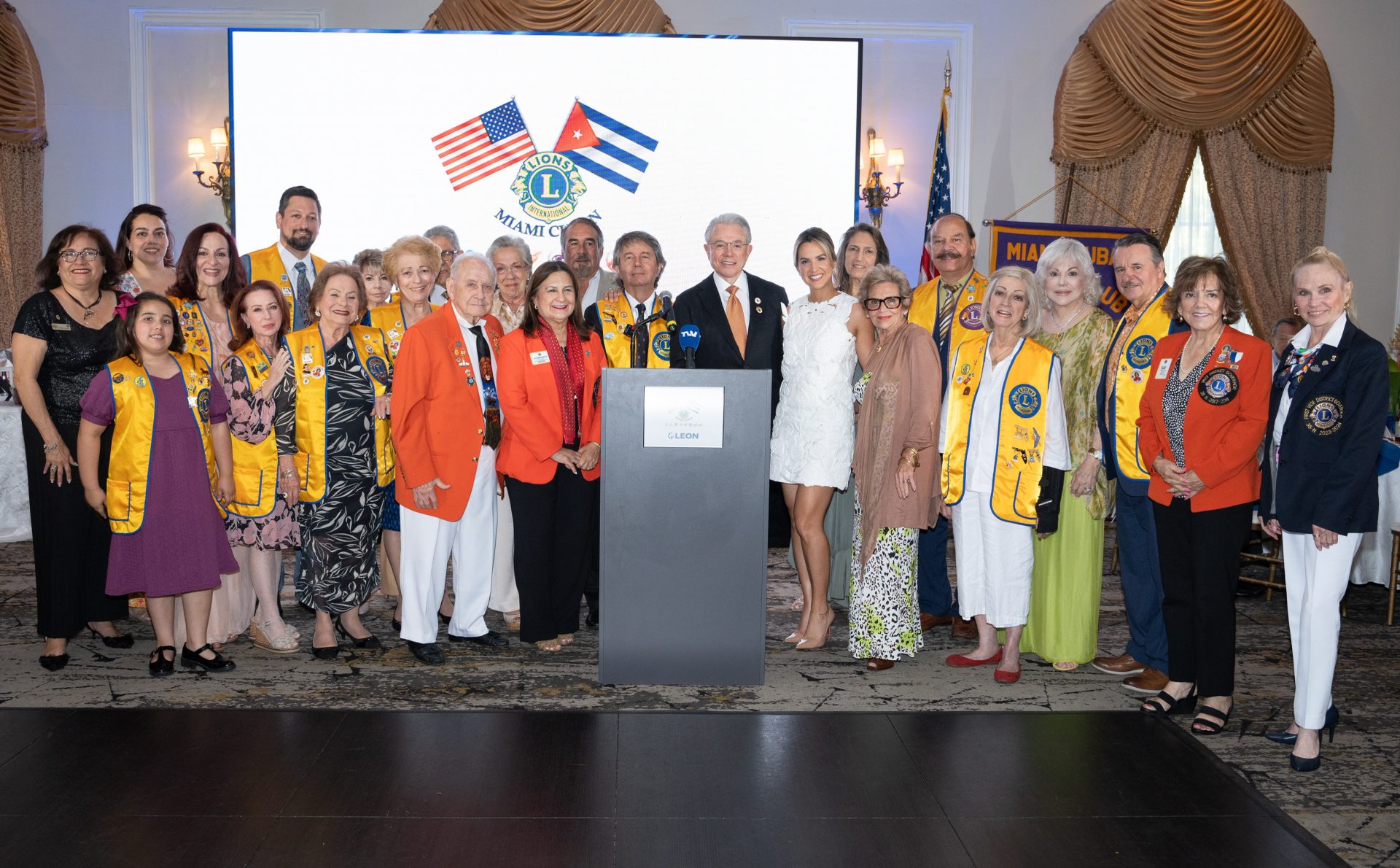 Benjamín León, Jr. Receives the 2024 Dr. Ramiro Collazo Outstanding ...